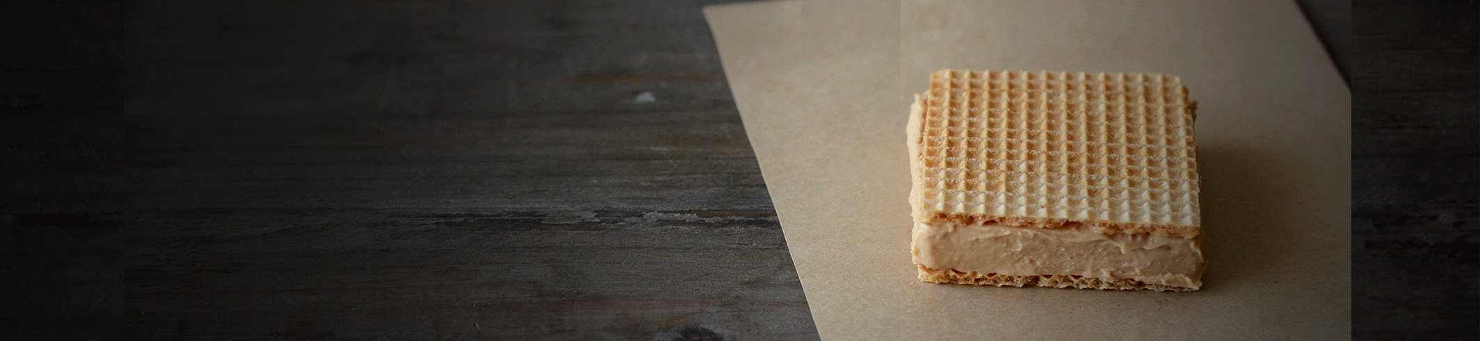 Corte helado de foie micuit, salsa hoisin y nata - Fresa y Pimienta